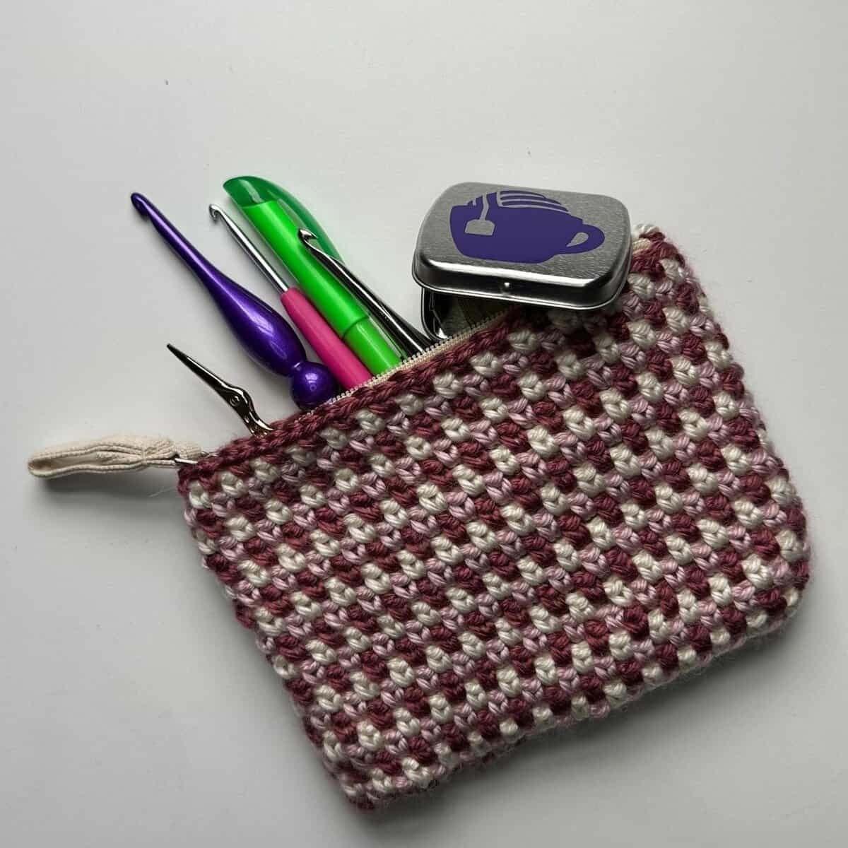 Crochet this Zipper Pouch! - FREE Crochet Pattern - Juniper and Oakes
