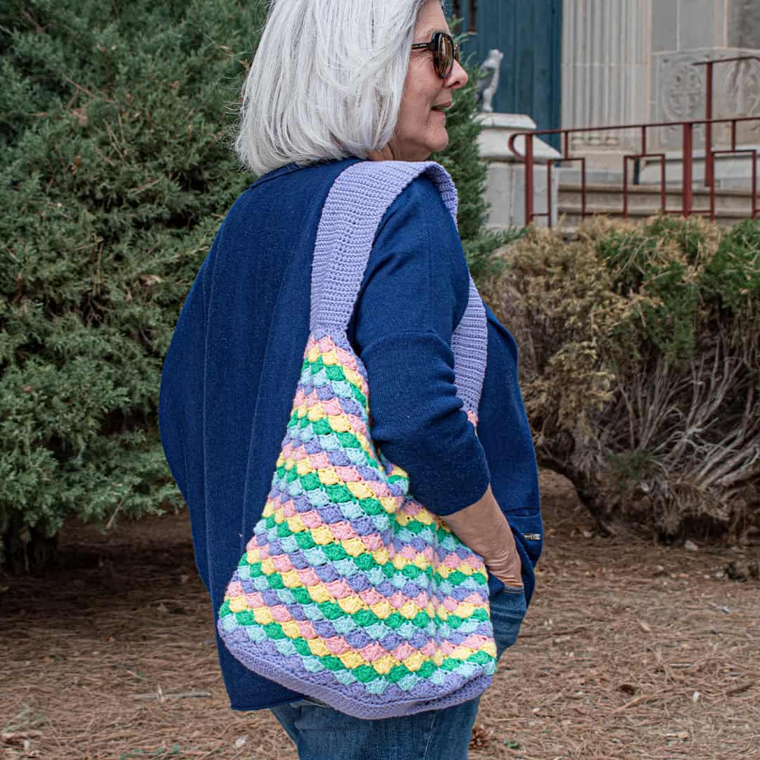 How to Crochet a Tote Bag - Summertime Shell Bag - Free Pattern ...