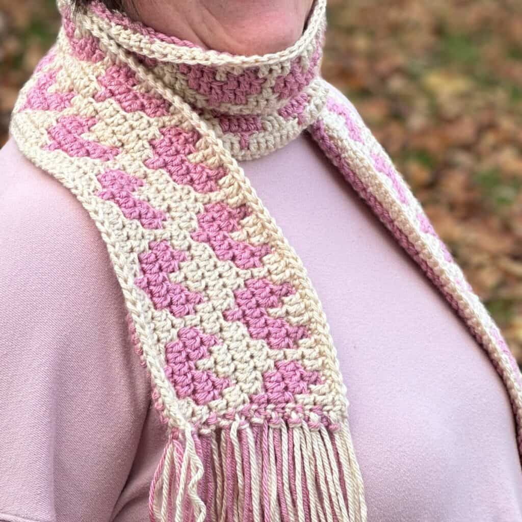 Mosaic Hearts Scarf - Free crochet Pattern - Juniper and Oakes