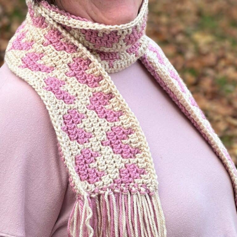 Mosaic Hearts Scarf - Free crochet Pattern - Juniper and Oakes